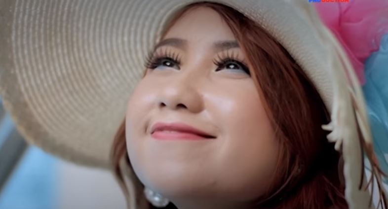 มาไทยแล้วจ้า!! "Upiak" เจ้าของเพลง "ต๊ะ ตุน ตวง" บุกเมืองไทย! พร้อมตาม ...