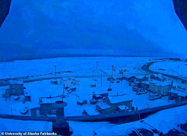 เมือง Utqiaġvik ในอะแลสกา ต้องเผชิญกับ "ค่ำคืนอันแสนยาวนาน" ไร้แสง ...