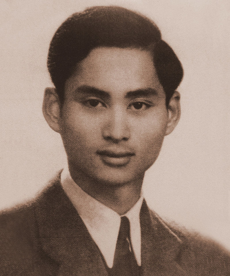 เมื่อ นักข่าวคิดว่า ในหลวงร.9 คือ ช่างภาพส่วนพระองค์ของ ในหลวงร.8