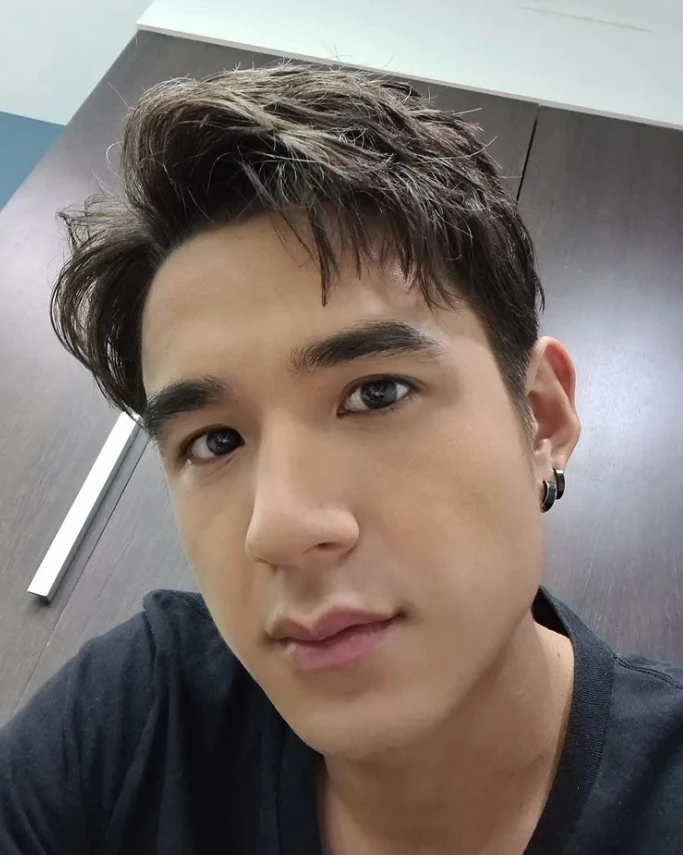 “นิว ชัยพล” นักเเสดงดัง ประกาศข่าวดีหลัง “เมษา” ภรรยา ตั้งท้องลูกคนแรกเเล้ว