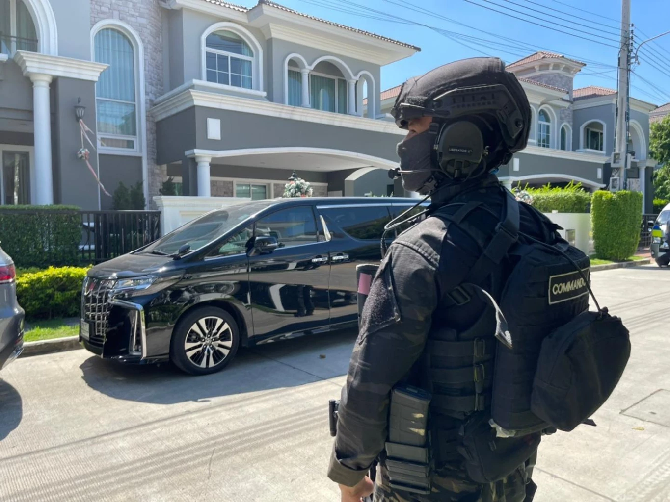 เปิดปฏิบัติการบุกค้นเครือข่ายนายทุนจีน ยึดทรัพย์กว่า300ล้าน รถหรูเพียบ