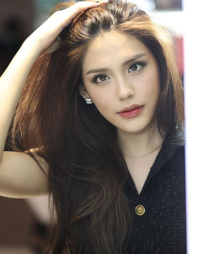 เปิดวาร์ป "แทน ธนัชชา" ดาวรุ่งหน้าใหม่ฉายาแฝดคิมเบอร์ลี่ ดีกรีไม่ธรรมดา