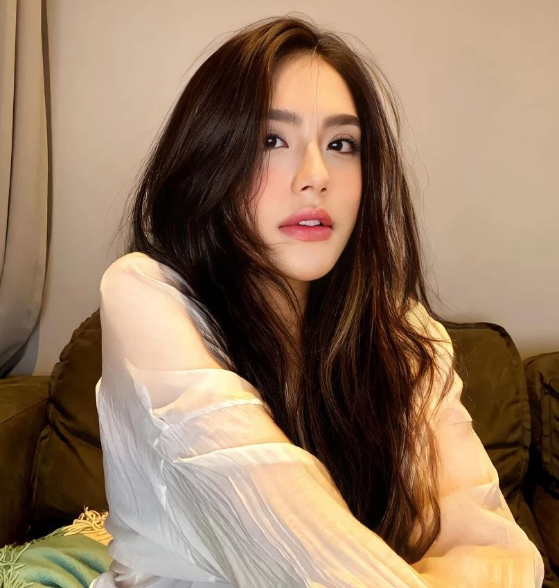 เปิดวาร์ป "แทน ธนัชชา" ดาวรุ่งหน้าใหม่ฉายาแฝดคิมเบอร์ลี่ ดีกรีไม่ธรรมดา